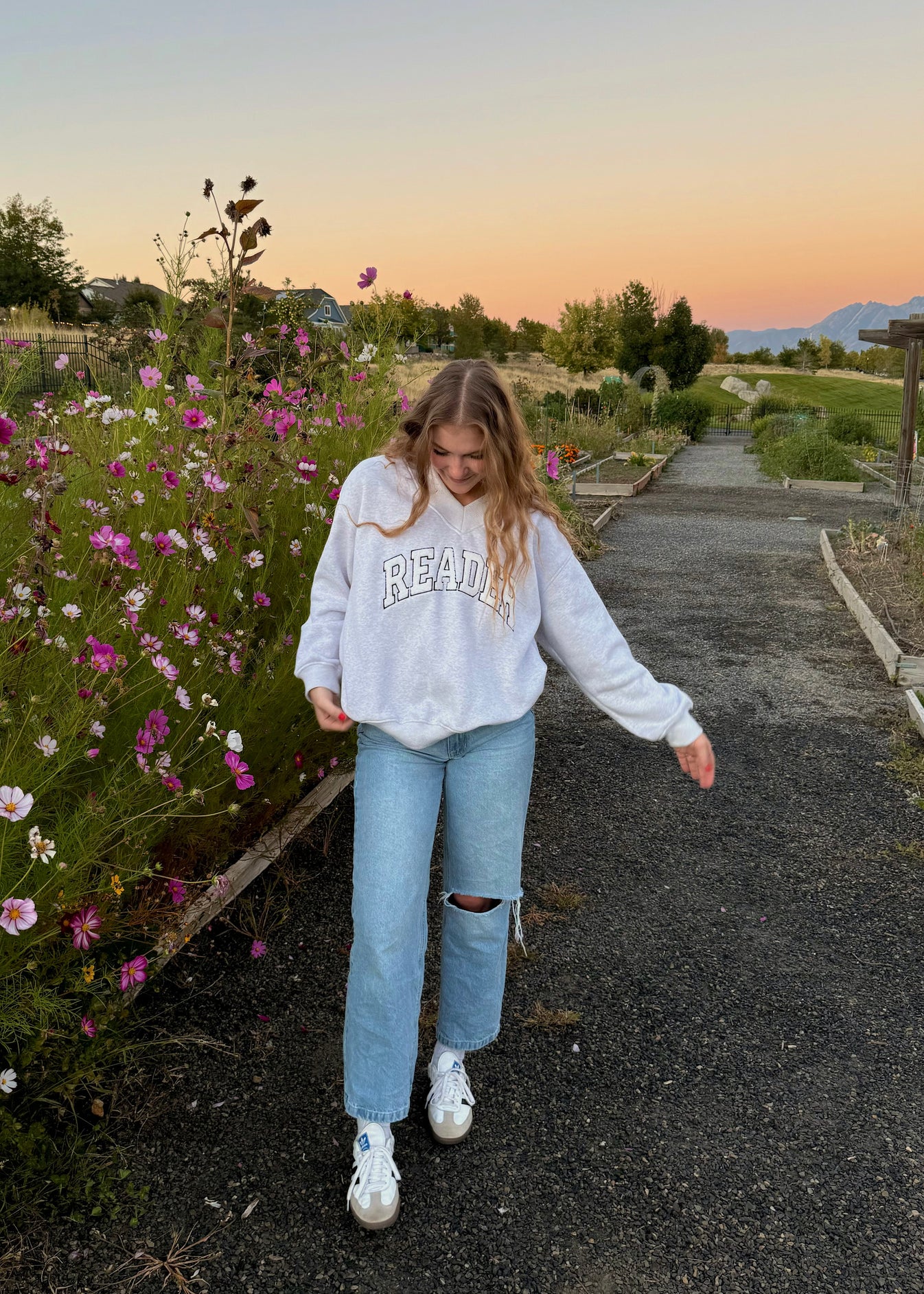 reader slouchy sweatshirt – The Common Room